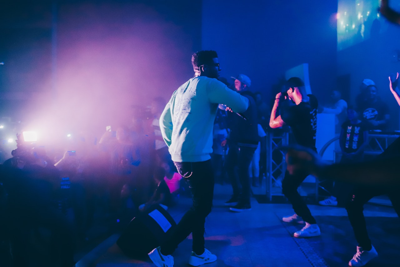 Nederlandse Rappers: Ontdek de meest beluisterde artiesten - Beslisser